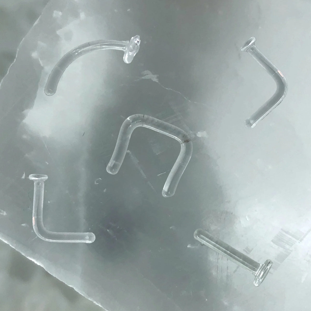 Glass Retainers – Brilliance Piercing