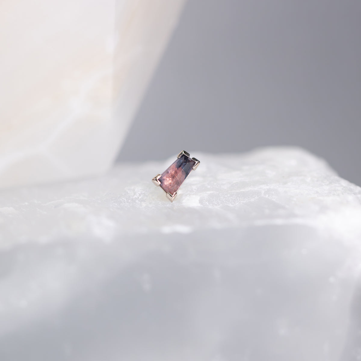 Winza Ruby Sapphire Geo-Cut Open Bezel Threadless End – Brilliance Piercing