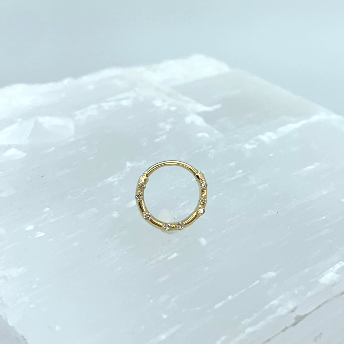 Everythingness Forward Facing Ring with Diamonds – Brilliance Piercing